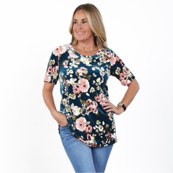Tops | Nwot Coco Main Floral Top | Poshmark